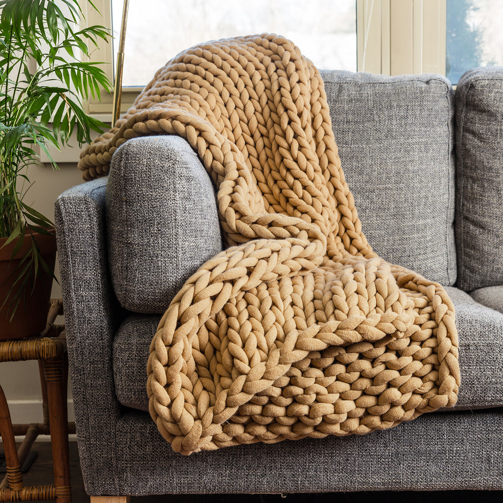 Jumbo Chunky Hand Knit Throw | Dorm Essentials – Dormify