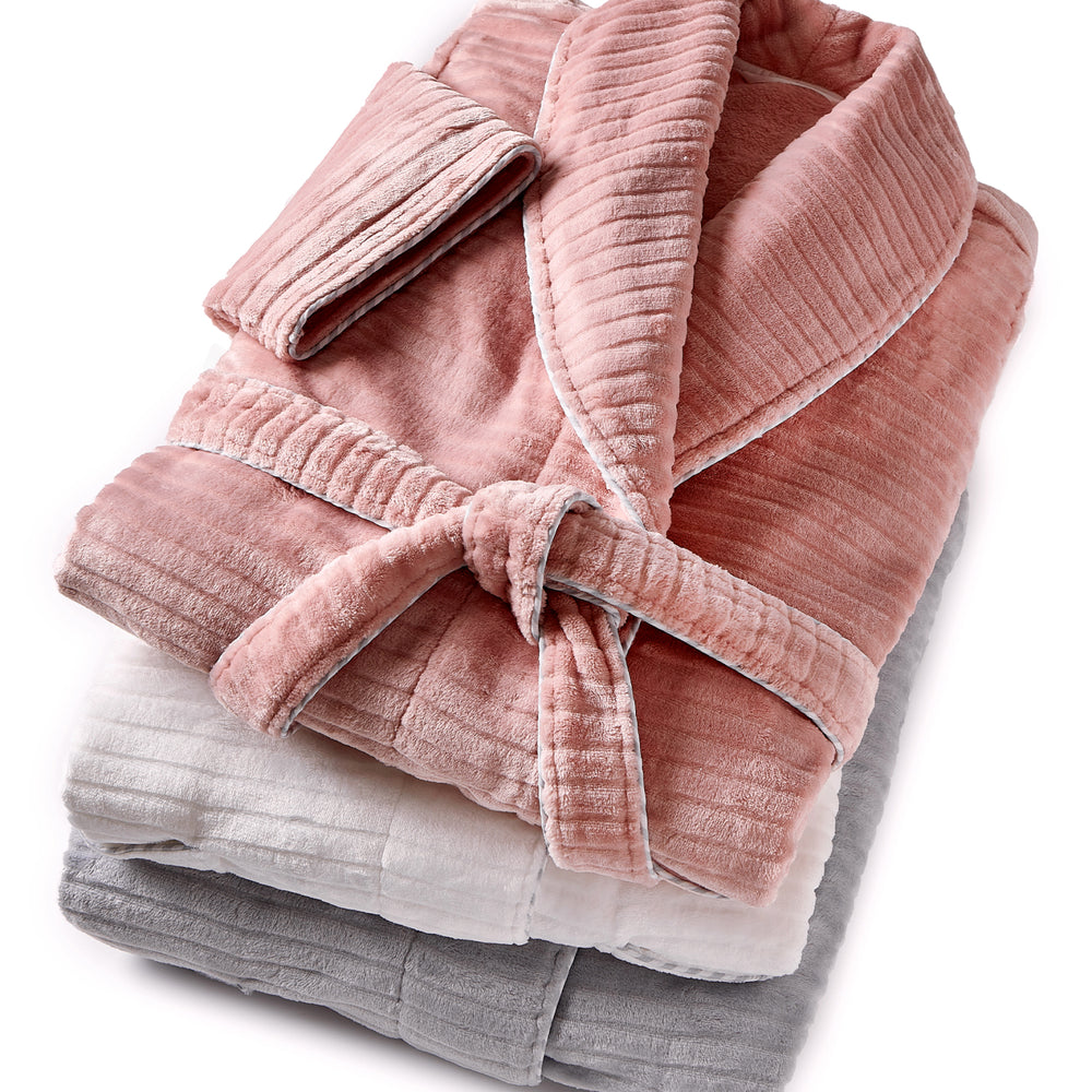 Slendid Plush Robe | Dorm Essentials – Dormify